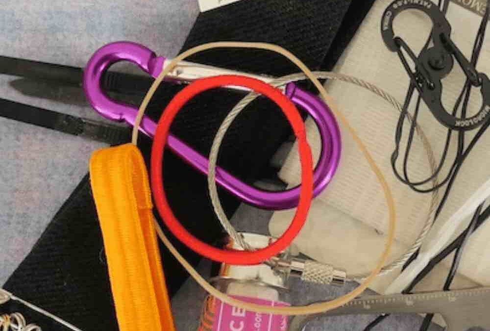 macgyver-kit-travellers - Packing Light Travel